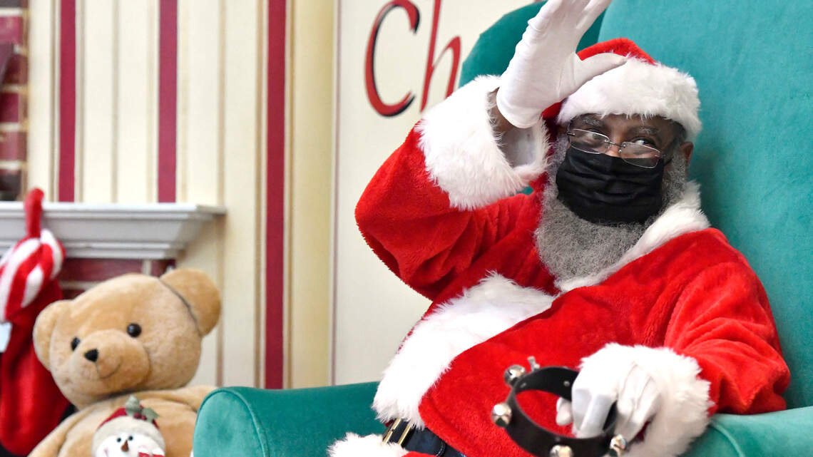 Houston County GA features first Black Santa at mall | Macon Telegraph