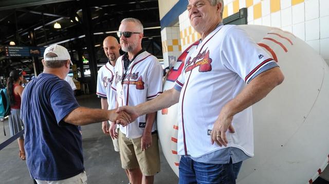 Atlanta Braves: Former Atlanta Braves great remains part of the ...
